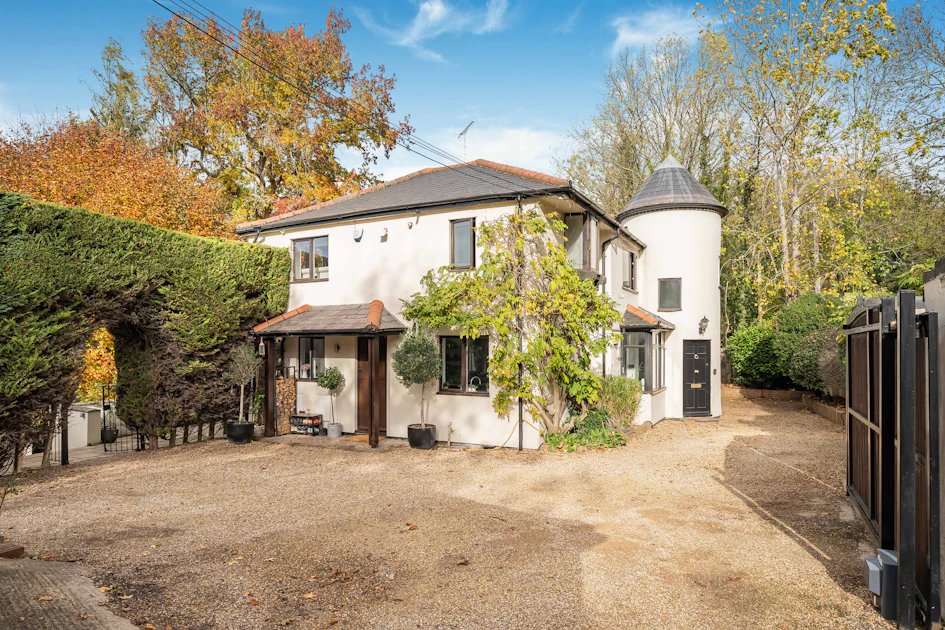 Radlett Road, Frogmore, St Albans, AL2 2LF | Ashtons